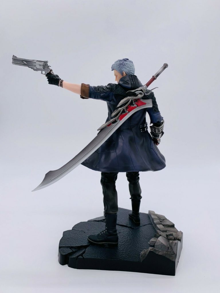 Devil May Cry 5 - 1:8 Nero Statue | Replika der Kotobukiya Artfx-J ...