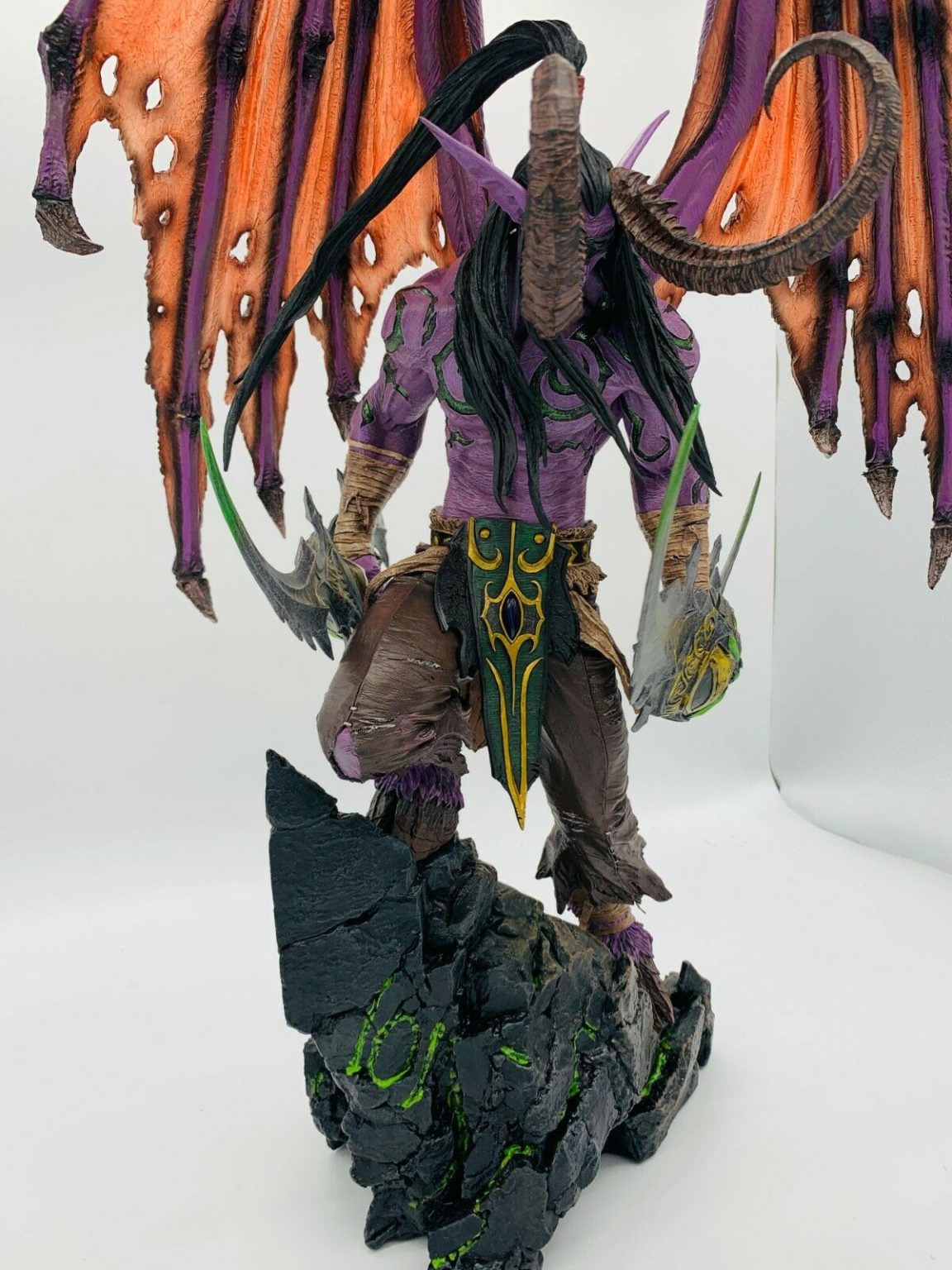 World of Warcraft | Illidan Stormrage Statue | von Blizzard ...