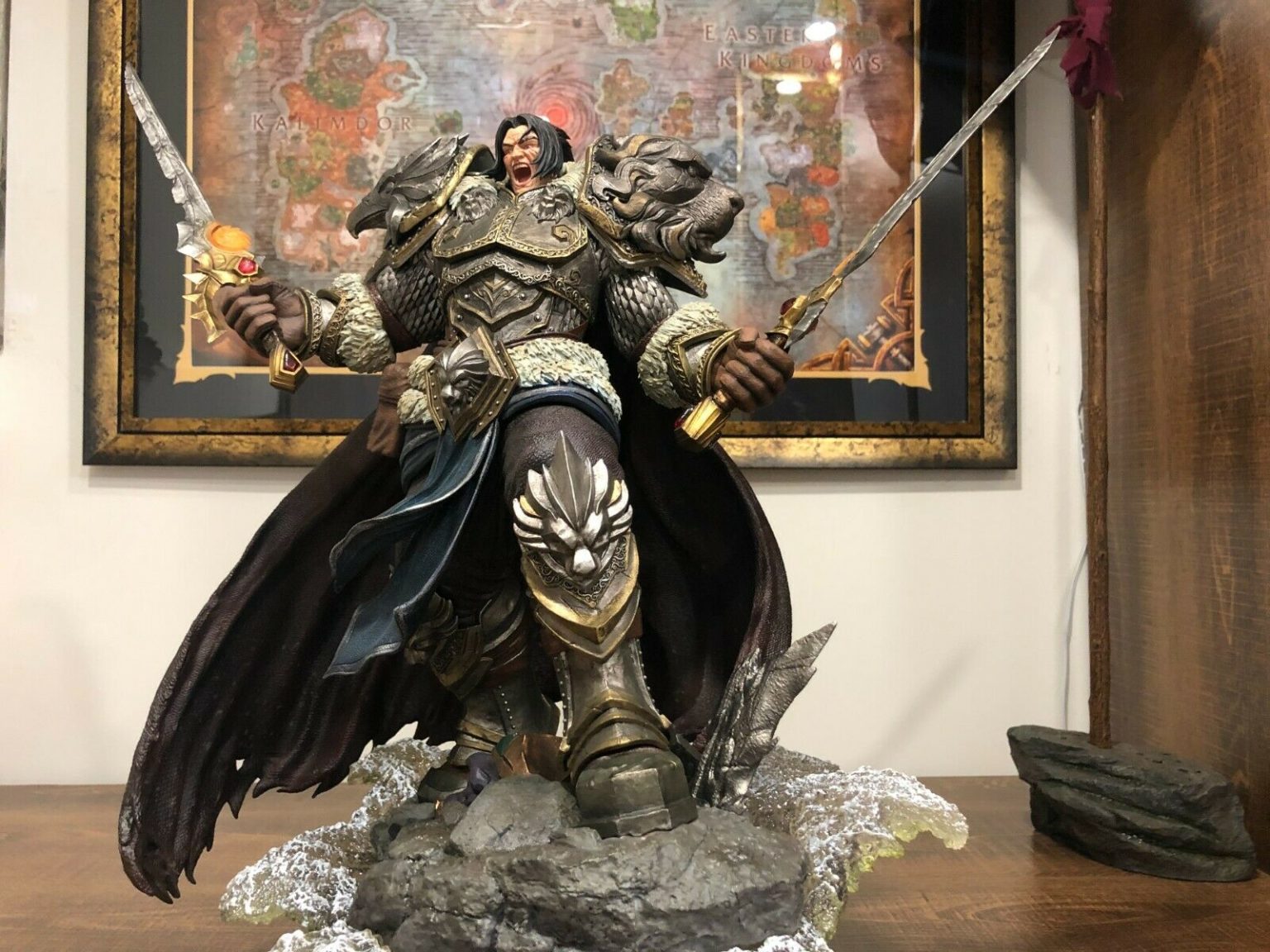 World of Warcraft - Varian Wrynn | 1:5 Resin Statue | vom Bigfoot ...