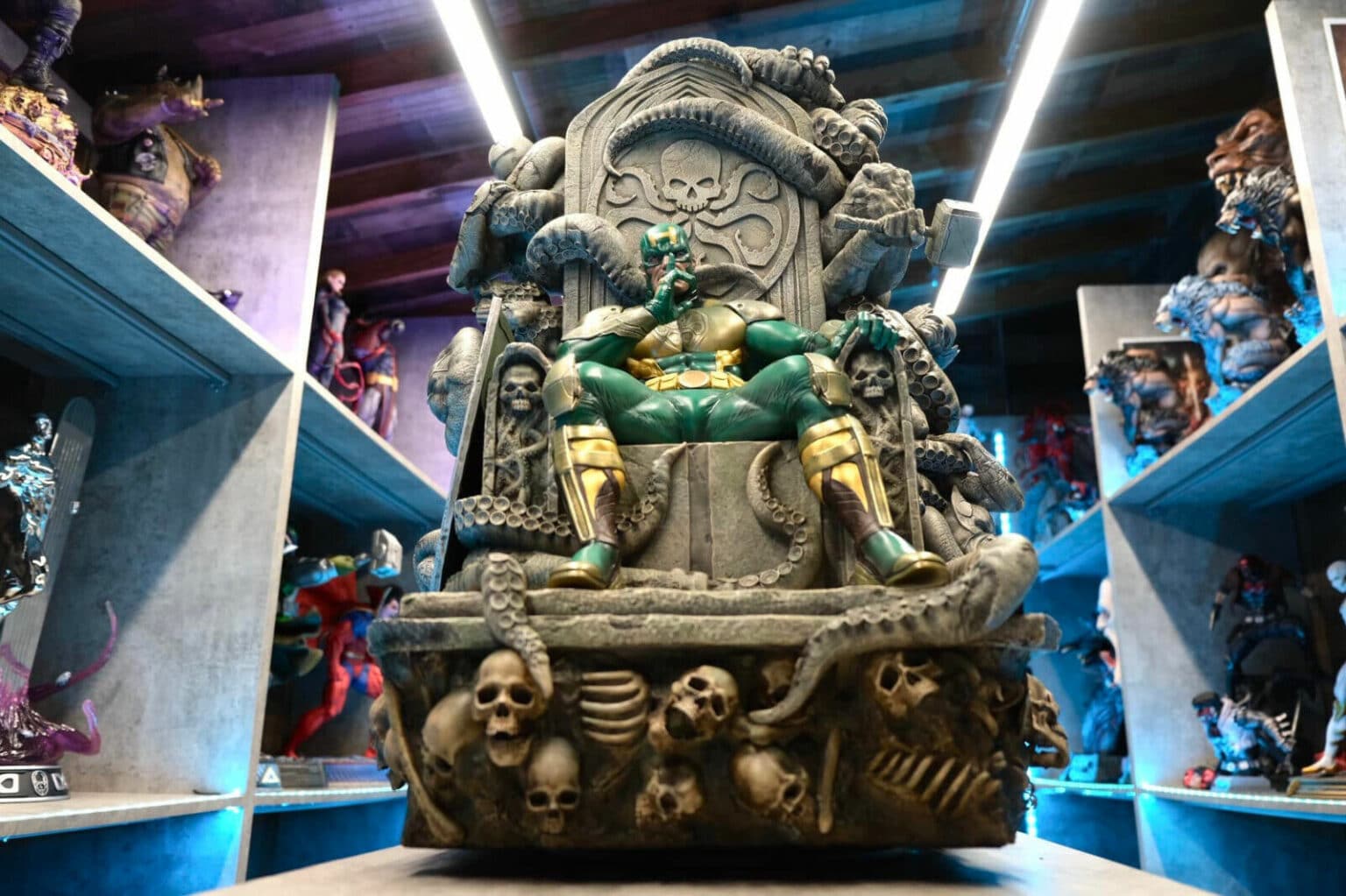 Marvel - Captain Hydra on Throne | 1:3 Resin Statue | von ATF Want ...